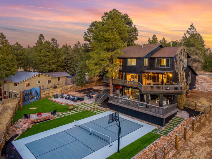 The Big Deck Home Pickleball Arcade Hot Tub Pets - Flagstaff