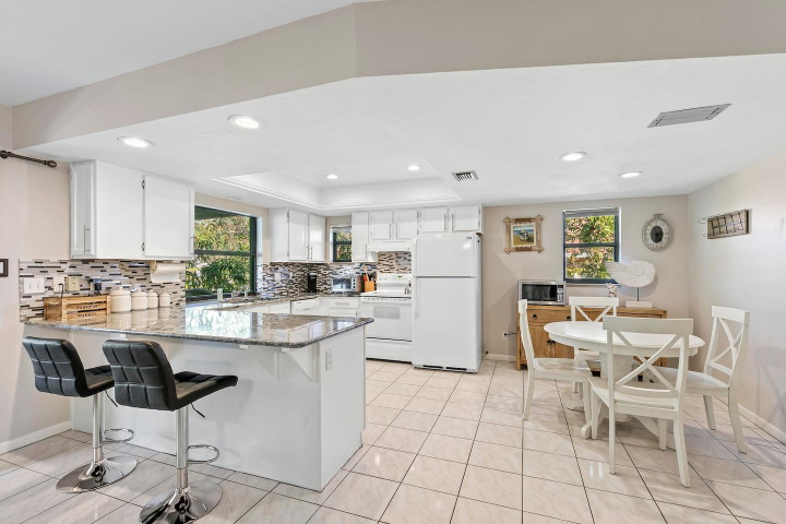 One Block From South Beach Access, Restaurants, Putt Putt And More! - Marco Island, FL