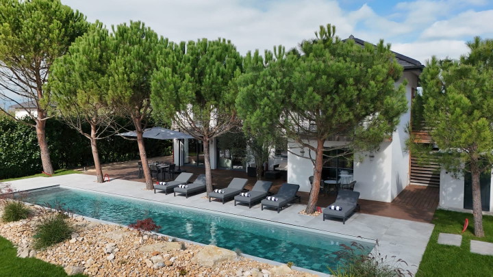 Domaine De 10 Chambres Avec Piscine - Divonne-les-Bains