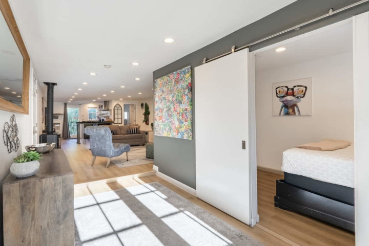 Stylish Guest House On A Beautiful Estate - Morgan Hill, CA