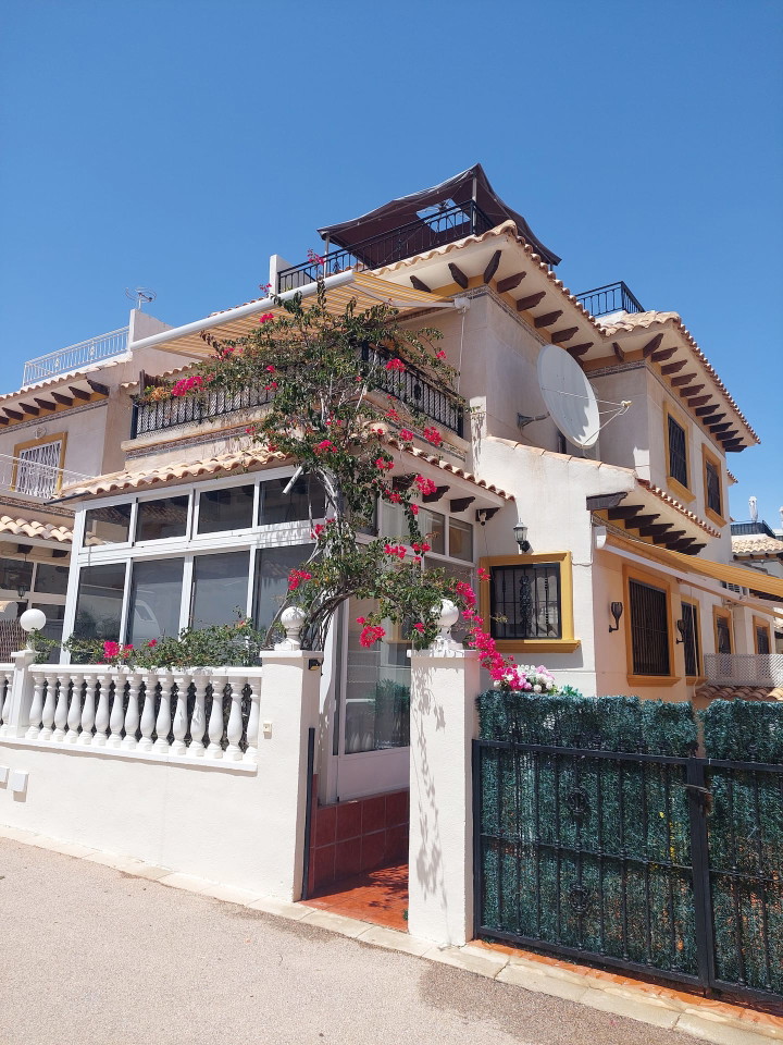 Beautiful 3-story House By The Sea - Spanje