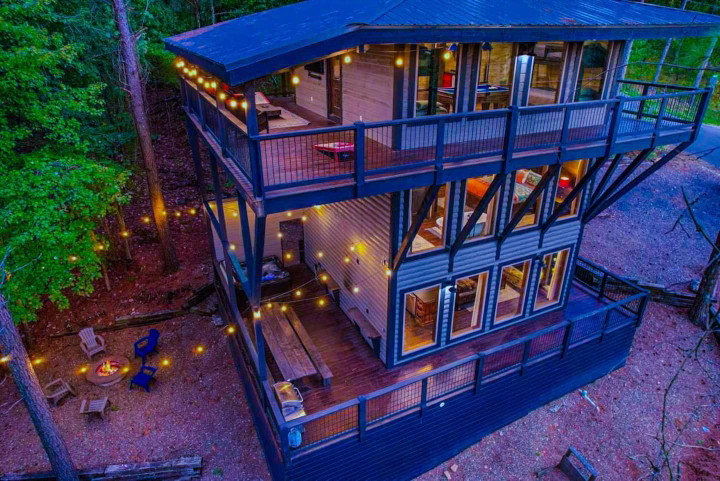 3 Story Treehouse | Views, Pool Table, Hot Tub - Broken Bow, OK