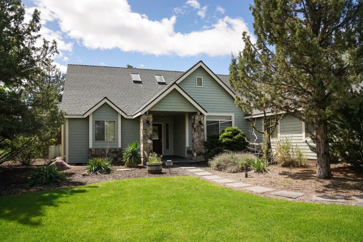 3br Home W/ Hot Tub, Golf & Den W/ Sofa Sleeper - Redmond, OR