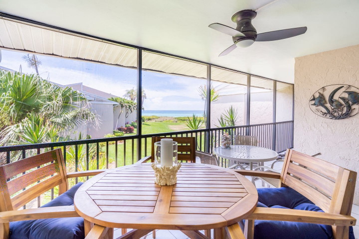 Cozy Private Beach Condo - Longboat Key, FL