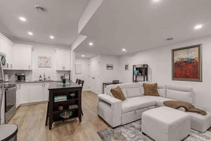 Modern 1 Br Basement Suite Retreat - Calgary