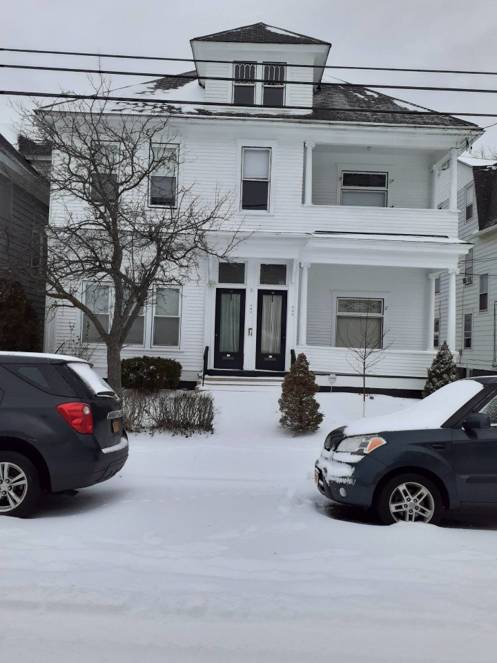 Large 2 Bedroom, 2 Bath Flat In Syracuse West Side - Syracuse, NY