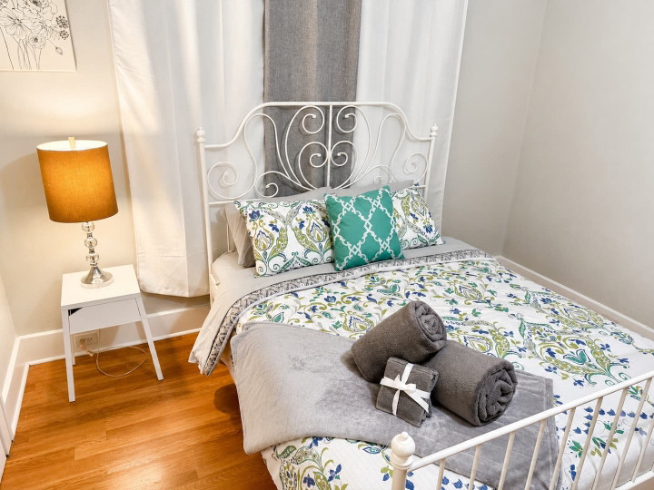Charming Downtown Studio | Walk To Toyota Center - Houston, TX
