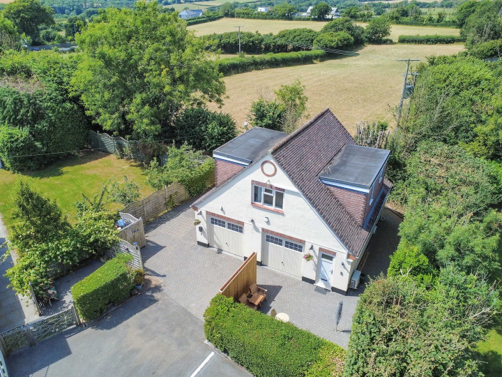 Detached Coach House In Devon - Plymouth