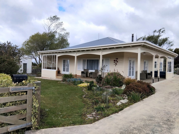 Ocean View Villa - Hampden
