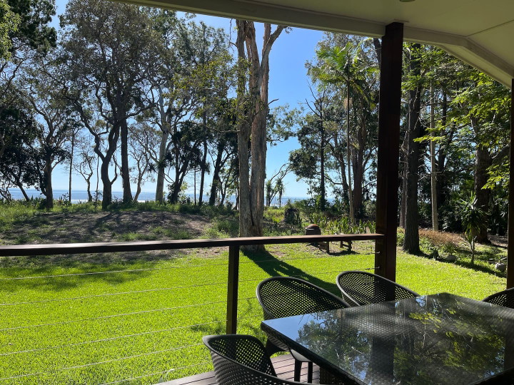 Beachfront Bliss In Beautiful Toogoom. - Burrum Heads