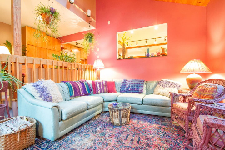 The Purple Chef's House
Single Private Room - Brattleboro, VT