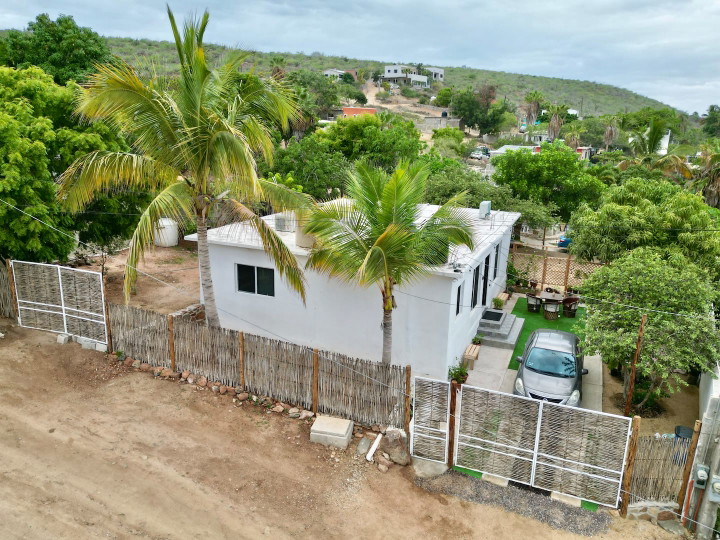 Cozy Home Just 10 Minutes From The Pacific! - Todos los Santos