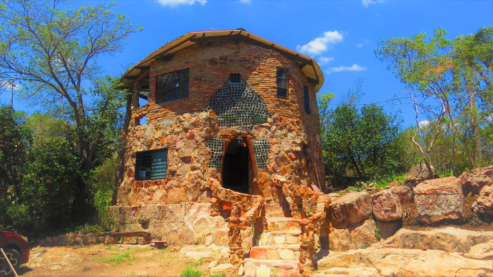 La Casita De Piedra - Paraguay