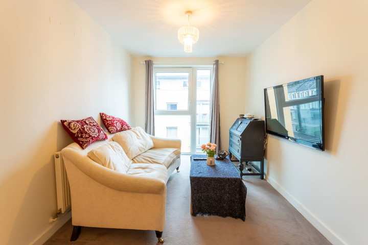 Modern 2 Bed Flat With Balconies In Greenwich - London