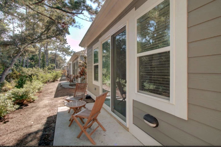 Dog Friendly Luxury Condo, Walk To The Beach - Corolla, NC