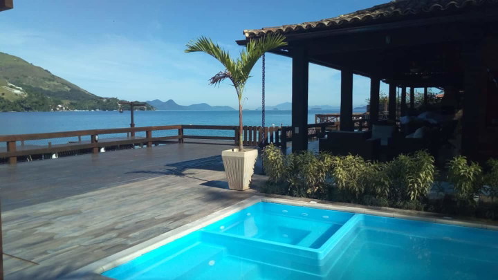 Beachfront House With Deck In Angra Dos Reis - Ilha Grande