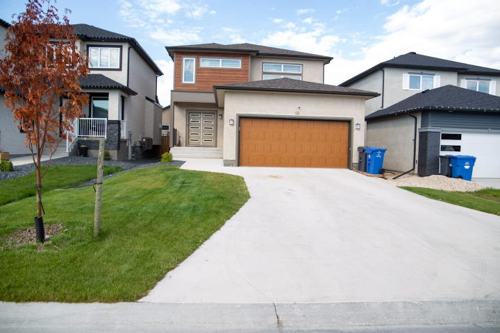 Mychoice - 2 Bedroom Place With Separate Entrance - Winnipeg