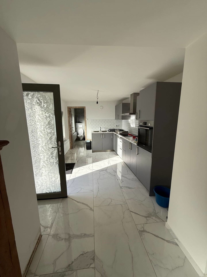 Maison 3 Chambres Avec Jardin Complètement Rénovée - Charleroi