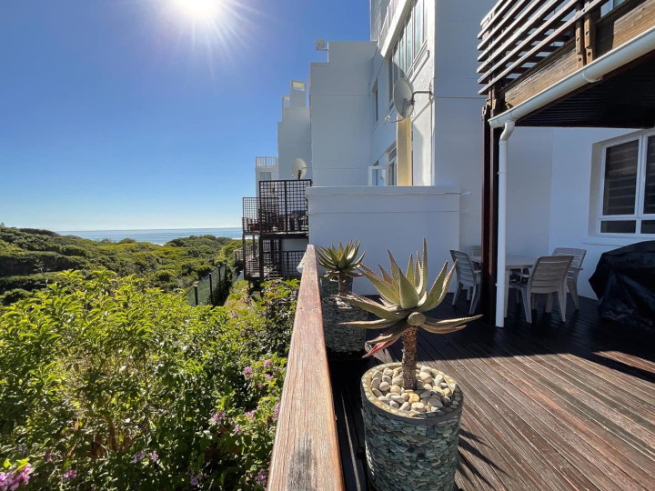 Wow - Beachfront Apartment With Large Sunny Deck - Saint Francis Bay