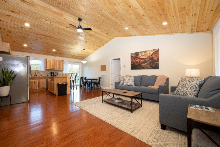 Long Point Retreat: New River Gorge National Park - Fayetteville, WV