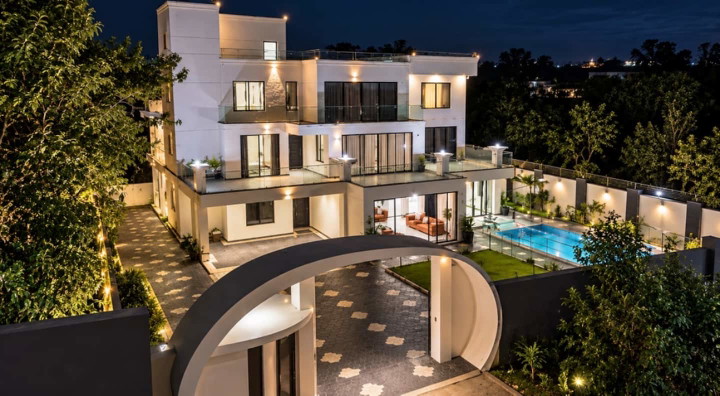 White House - Luxury 8br Villa, Pool & Rooftop - Ouganda