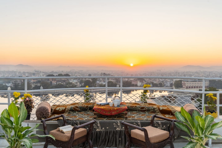 Lakeview Luxury Villa  Central  Aravali Views - Udaipur