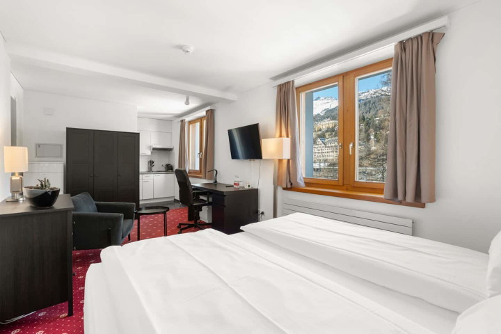 St Moritz Lakeside Studio & Kitchen Apartment - Bever