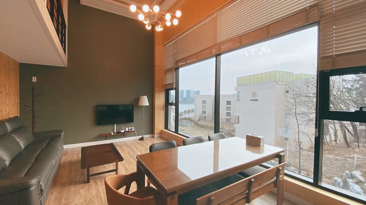 호수가 보이는 복층펜션 - Sokcho-si