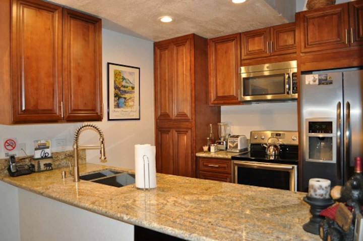 La Mejor Oferta En Mammoth! 5-star Actualización Condo - Cama King, Dvr, Wi-fi Rápida - Mammoth Lakes, CA