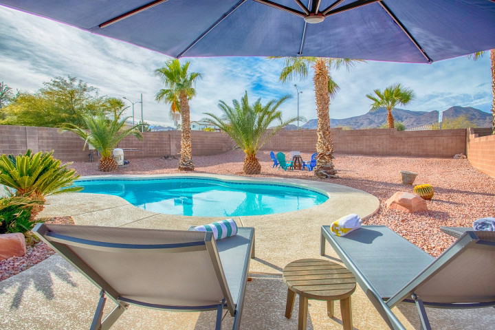 Vegas Retreat W/ Pool, Fire Pit, Pool Table & View - Nevada