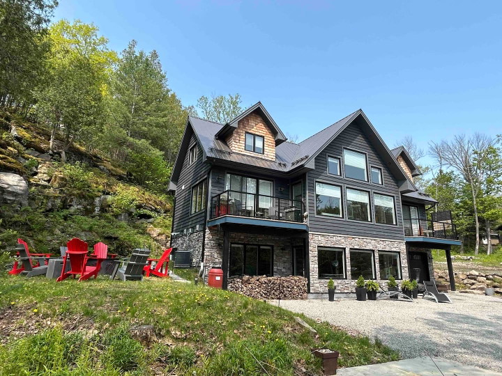 The Rowanwood - Muskoka Cottage Retreat - Huntsville