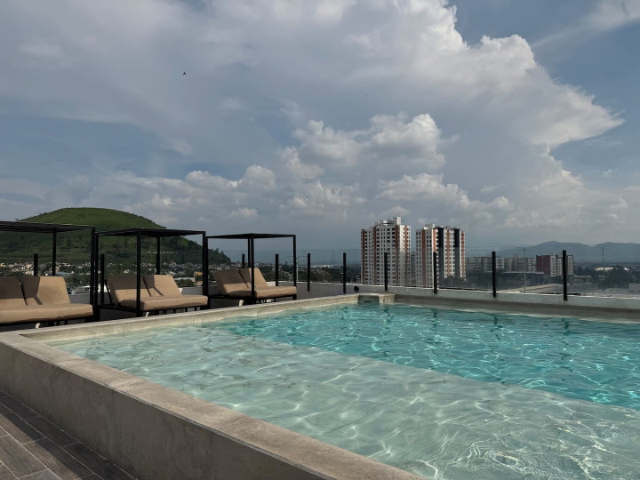 Modern Apt W Shared Rooftop & Pool - Guadalajara