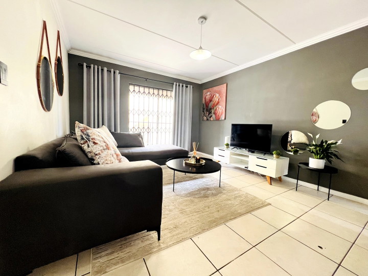 Skyline 2-bed Stay | Benoni, Near Or Tambo - Benoni