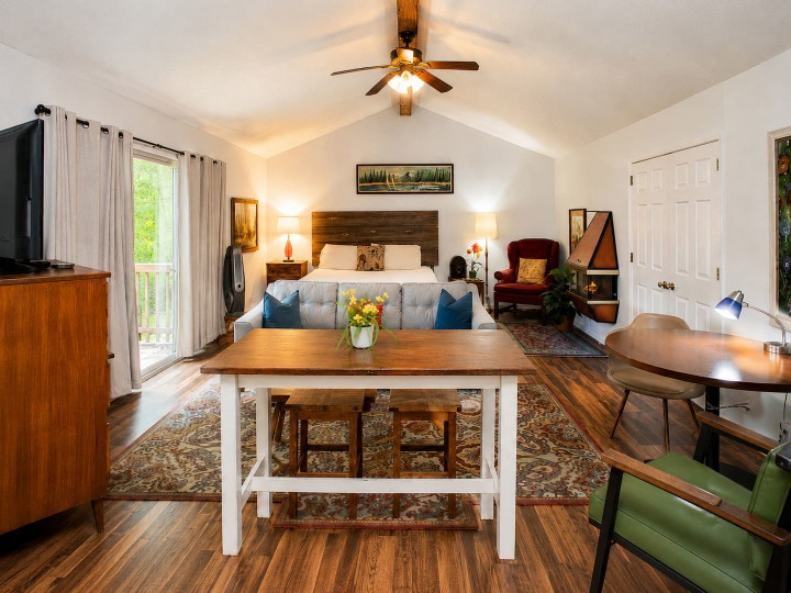 Lakehouse Living | Canoe & Starry Nights - Nashville, TN