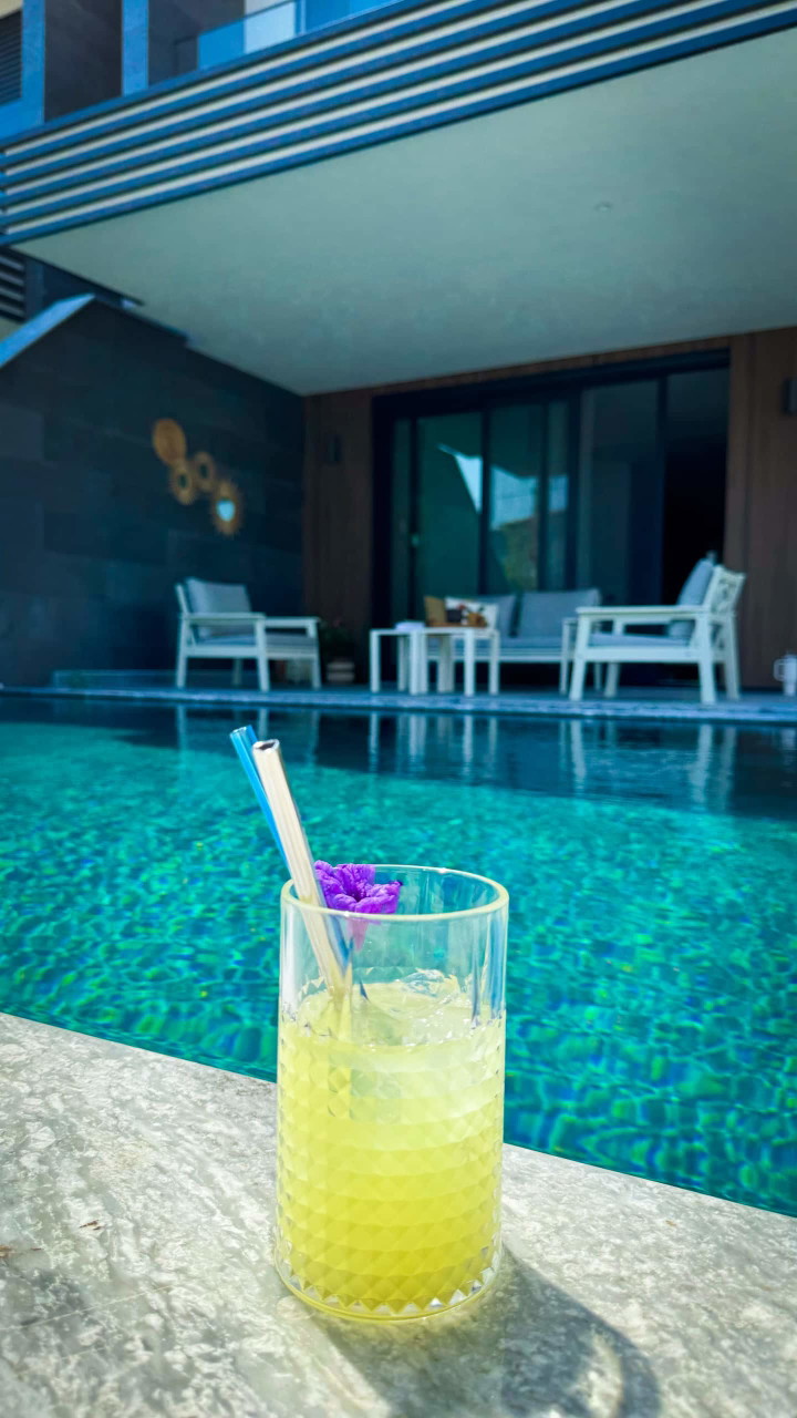 Alaçatı Luxury Villa: Pool, Garden & Summer Vibes - Çeşme
