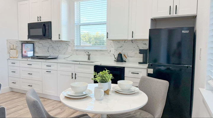 Private 1 Bed Unit Next To Springs Venice Beaches - North Port, FL