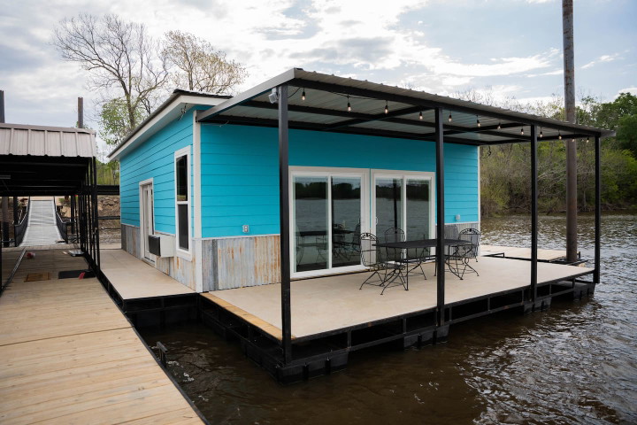 Rivers Edge-floating Home On Ouachita River-blue - Monroe, LA