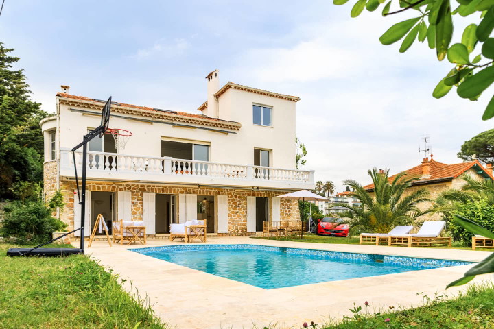 Large Villa Near The Beach With View Of The Islands, Bay Of Cannes - Cannes