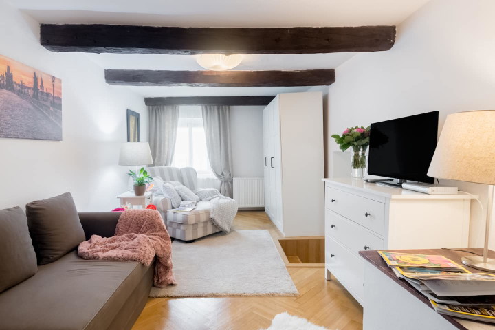 Retreat To A Romantic Nest In The Old Town Square - Praga