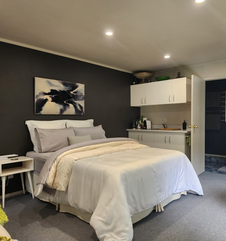Cosy Away From Home

3.2km To Rotorua City Centre - Rotorua