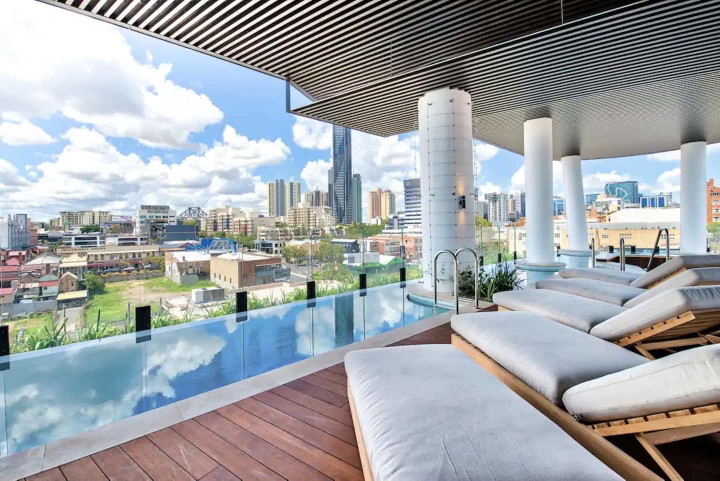 Valley Pad W Infinity Pool, Huge Gym & Home Office - Brisbane
