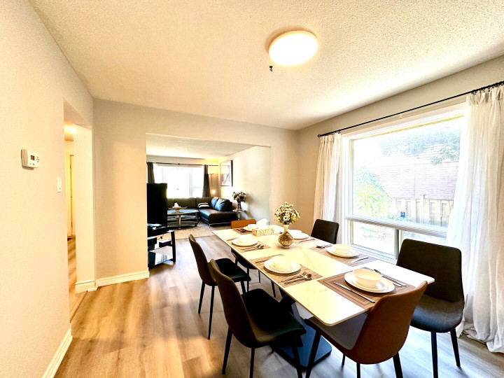 Bright, Cozy & Renovated Vacation Home - Markham