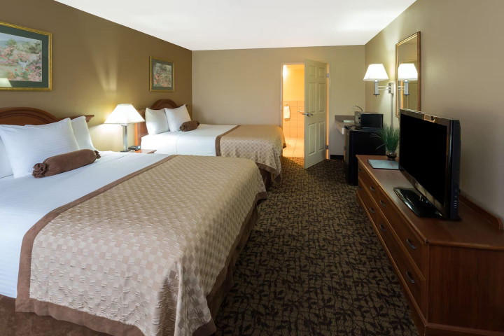 Hawthorn Napa | 2 Queen | Near Downtown | 2 Units - Napa, CA