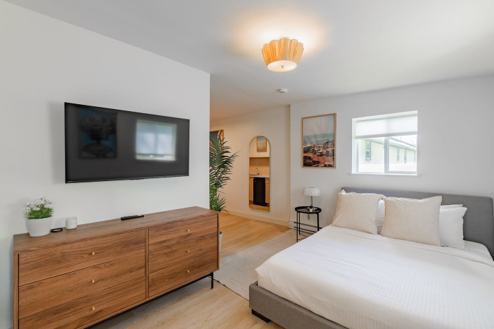 Parkway Boutique Suite 12, 10 Mins To Falls & Golf - Niagara Falls