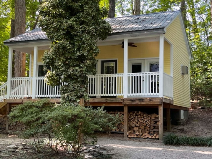 Cozy Guest Cottage Nestled In The Woods - Lake Norman, NC