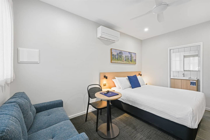 Brand New Modern Deluxe Studio | Ev | Parking - 