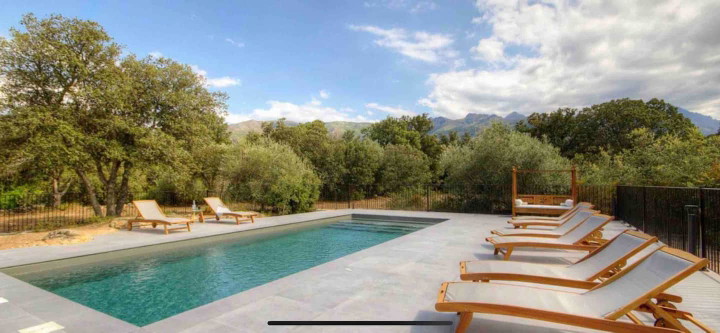 Vacation Home With Heated Pool - Corsica