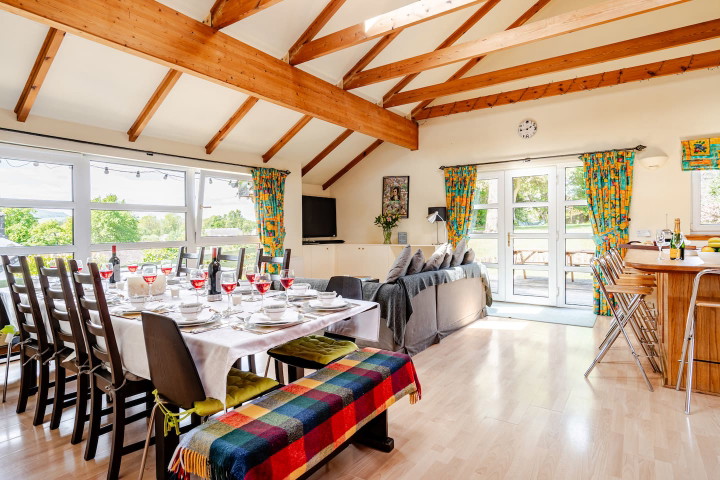 Stunning Large Garden Villa 7br (Sleeps25) - Nr Loch Lomond And Glasgow -