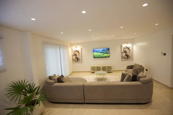 Modern 2br Dzorwulu  6 Min Airport  Starlink+gen - Accra