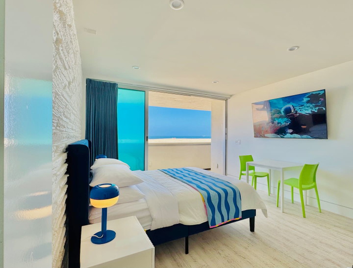 Aqua : Sur La Plage ! - Seal Beach, CA